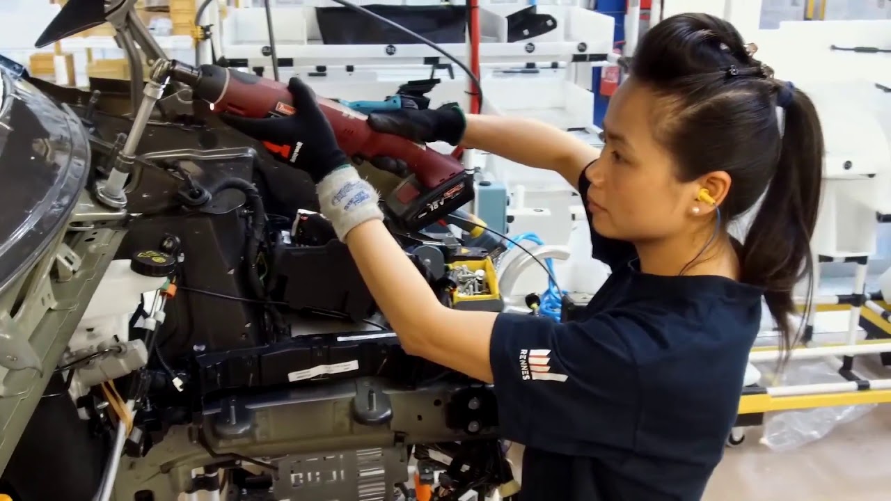 2018 NEW Peugeot 5008 - PSA Plant Factory in Rennes France - YouTube