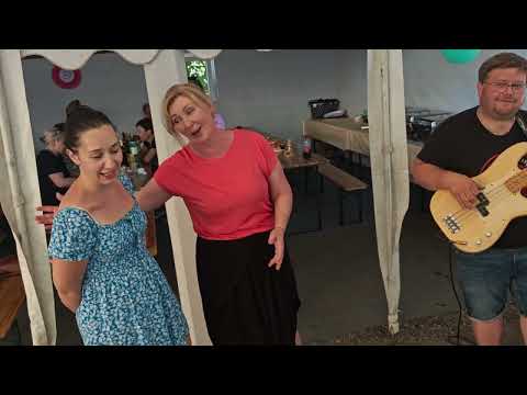 Ansambel Jarica & Srečko Kotnik & Marinka Fridrih & Veronika Fridrih- Čakala Bom (Slavko Avsenik) 