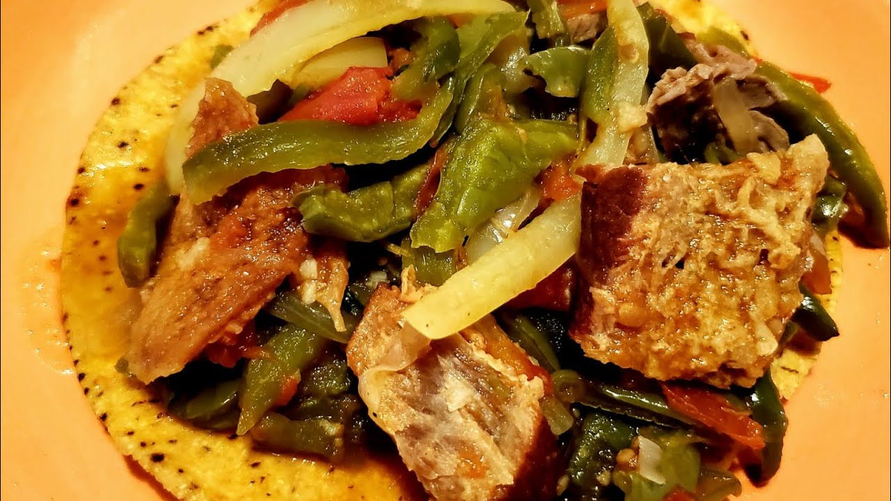 DELICIOUS NOPALES CON CHICHARON - YouTube