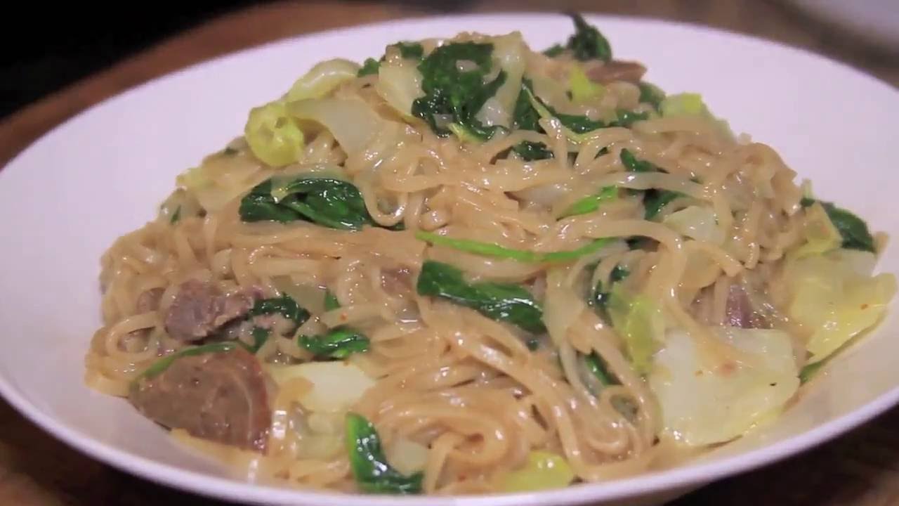 Khua Mee (Laotian Stir Fried Noodles) - YouTube