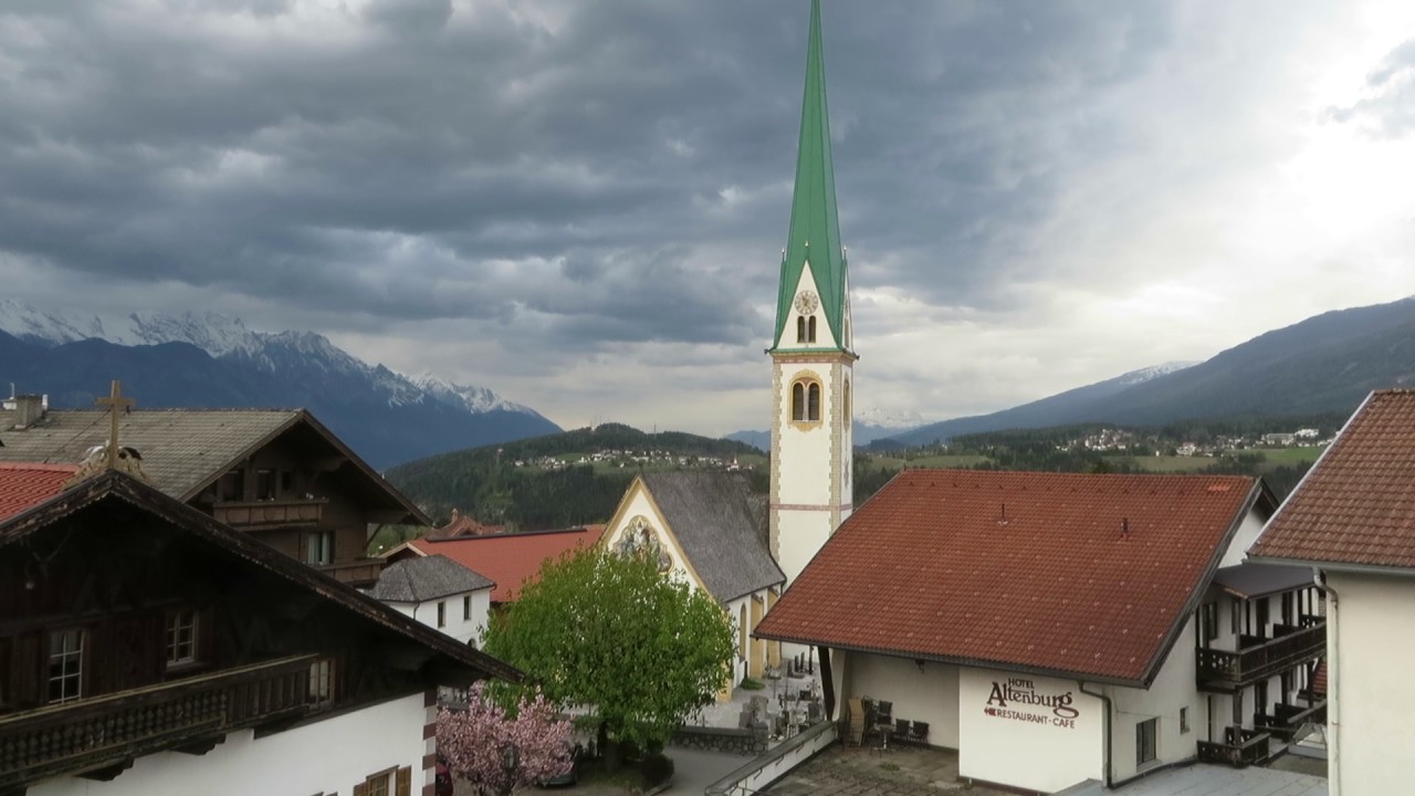 Mutters - Innsbruck glocken plenum bells cloches - YouTube