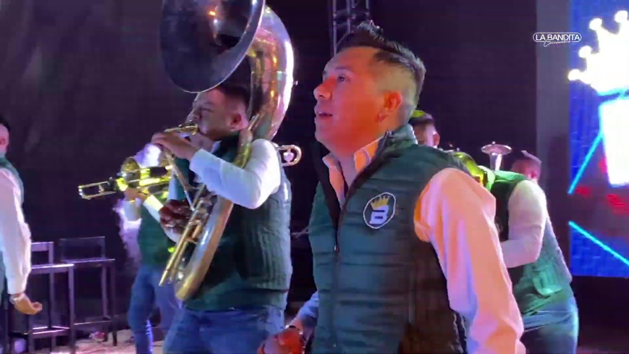 Brincando (en vivo) - La Banda del Rey - YouTube