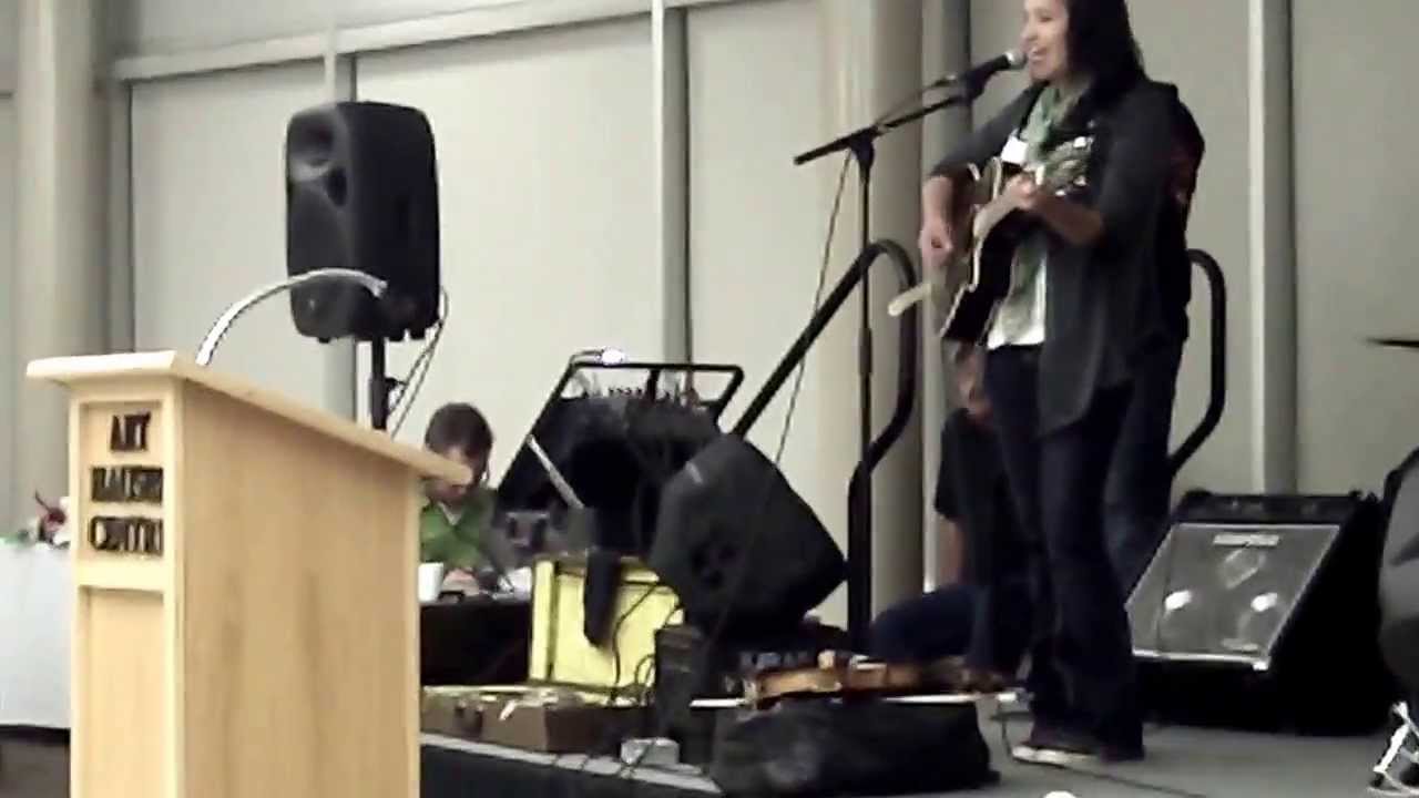 Brand New Key (cover) Shandha Burns - YouTube