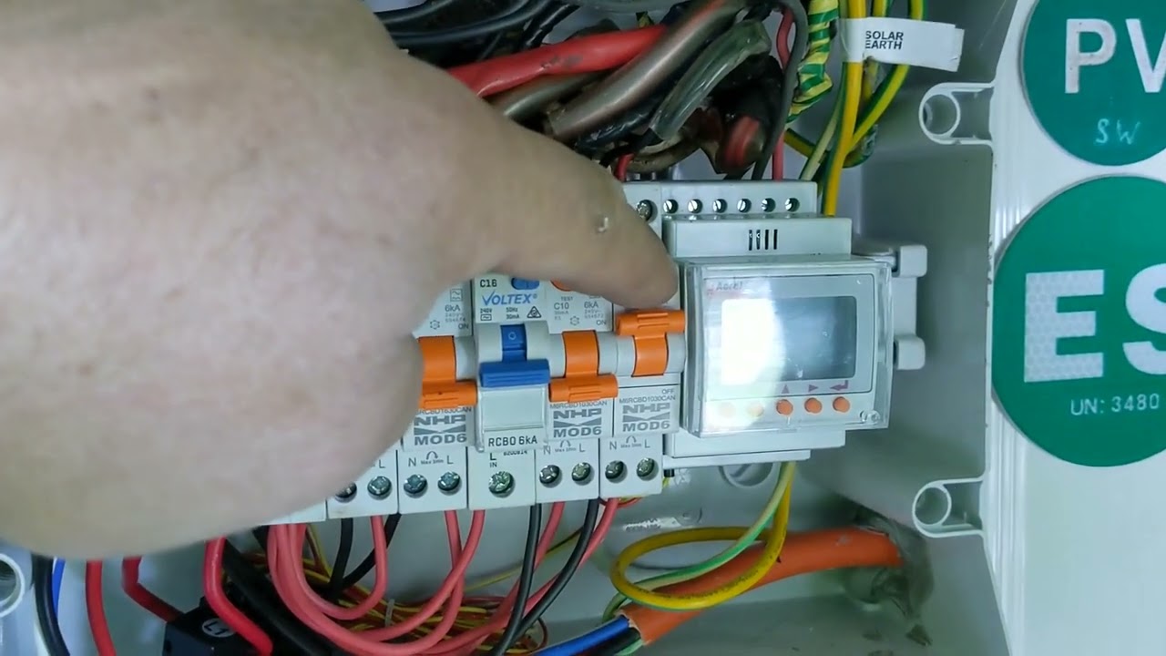Alpha ESS SMILE 5 inverter and 10.1KWH battery commissioning - YouTube