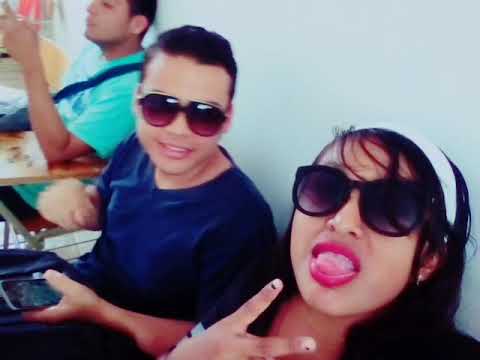 Los dos nacos con gafas