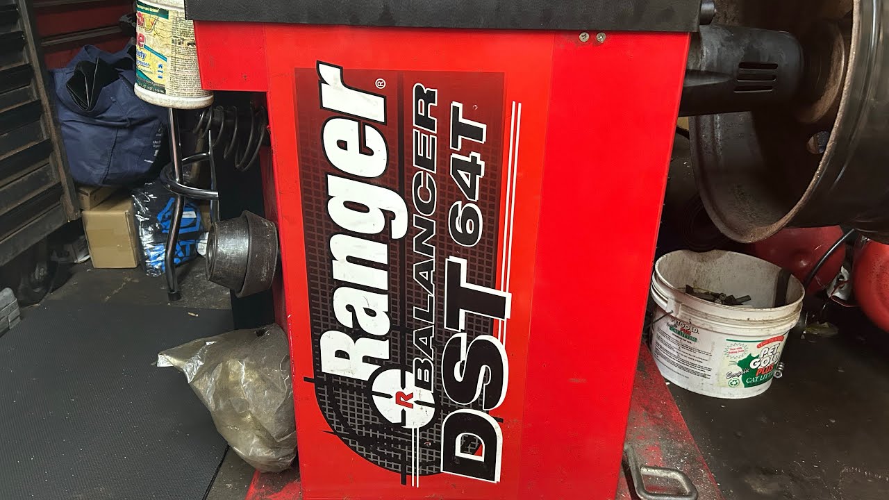 Ranger DST 64T Tire Balancer Calibration - YouTube