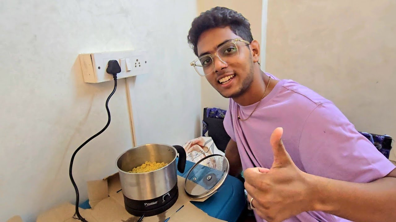 First time room mdhe maggie banvli 😍 - YouTube