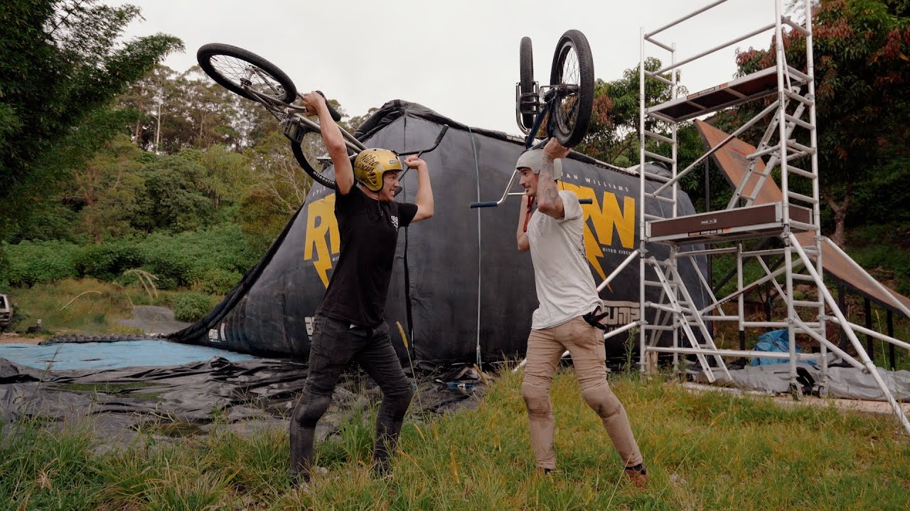Ryan Williams VS Andrew Hutchison | MEGA RAMP GAME OF BIKE! - YouTube