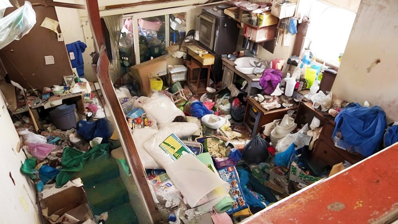 Abandoned house, too dilapidated and full of garbage【Household Cleaning ...