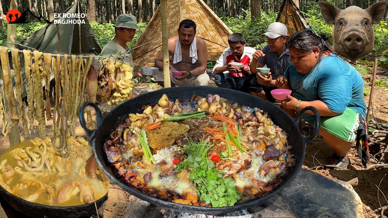 Whole Pig Intestine Cooking with Hot & Spicy Current Noodles Pork ...