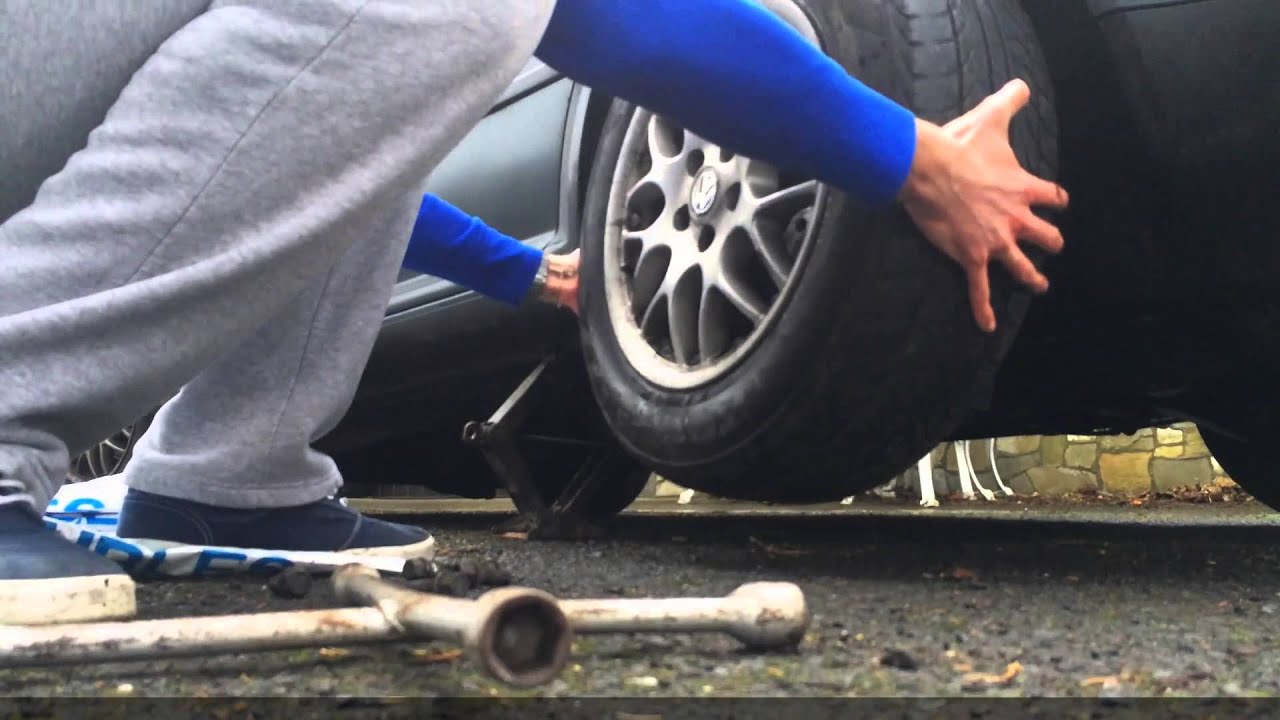 How to change a wheel - YouTube