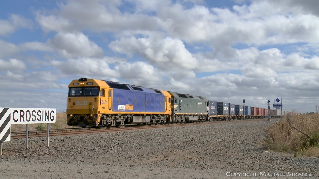 7902V Pacific National Mildura To Melbourne Container Train (13/4/2022 ...