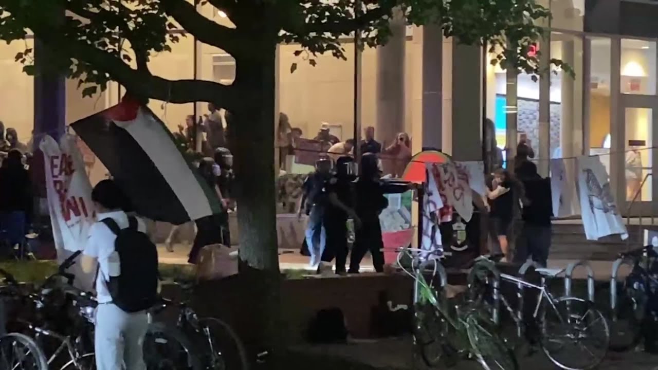 Police apprehend VCU student-protesters protesting Israel-Hamas war on ...