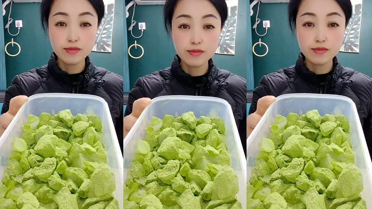 Fifth sister ICE CHUNKS WITH MATCHA AND MILK POWDER | ASMR ICE EATING ...
