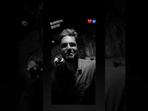 Mert Sudeye şarkı söyledi