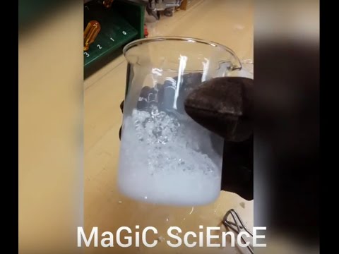 Solid isopropanol whit liquid nitrogen - YouTube