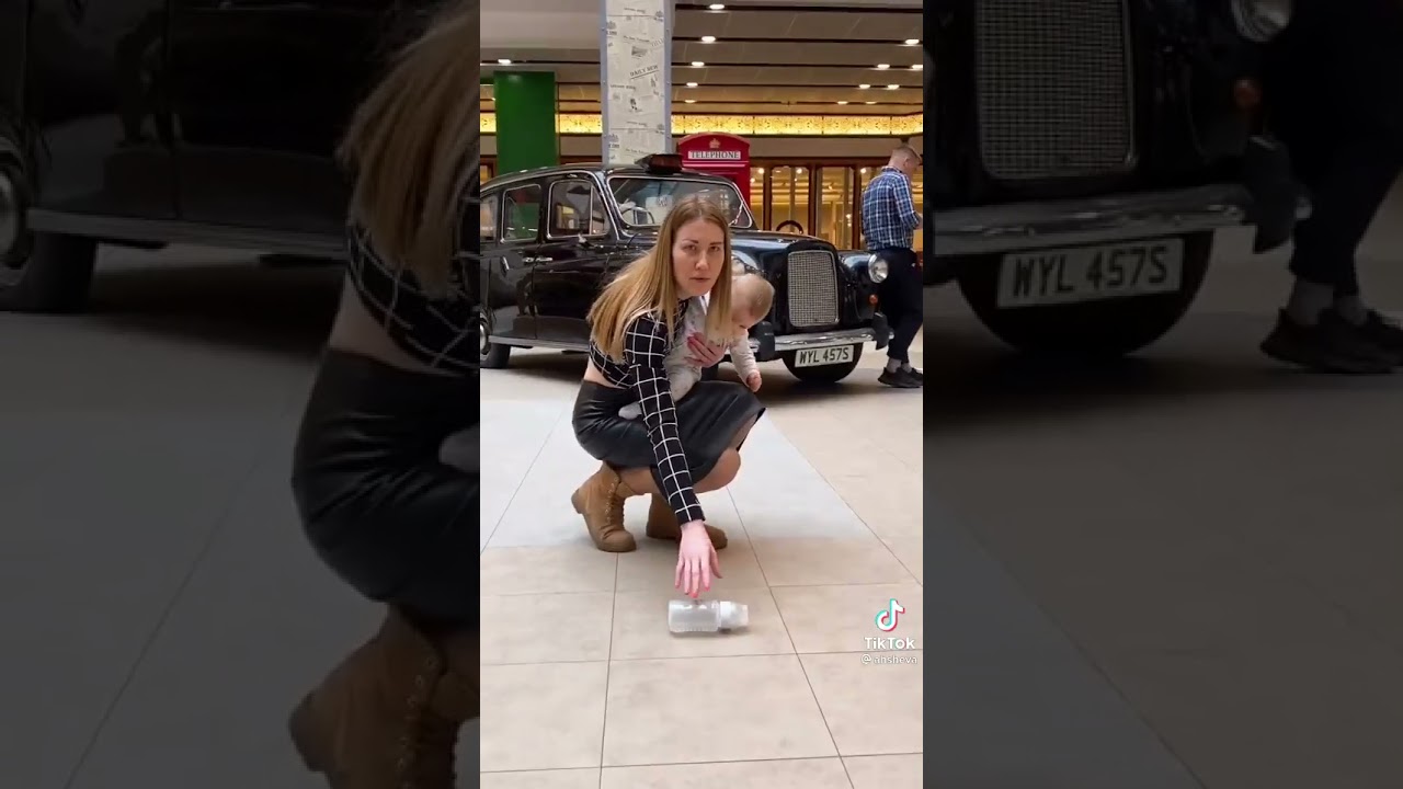 the hand signal to use when you or someone is in danger. - YouTube