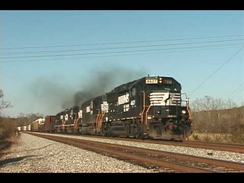 NS GP59 #4627 leads NS #347 at Brice, Georgia - 11/18/06 - YouTube