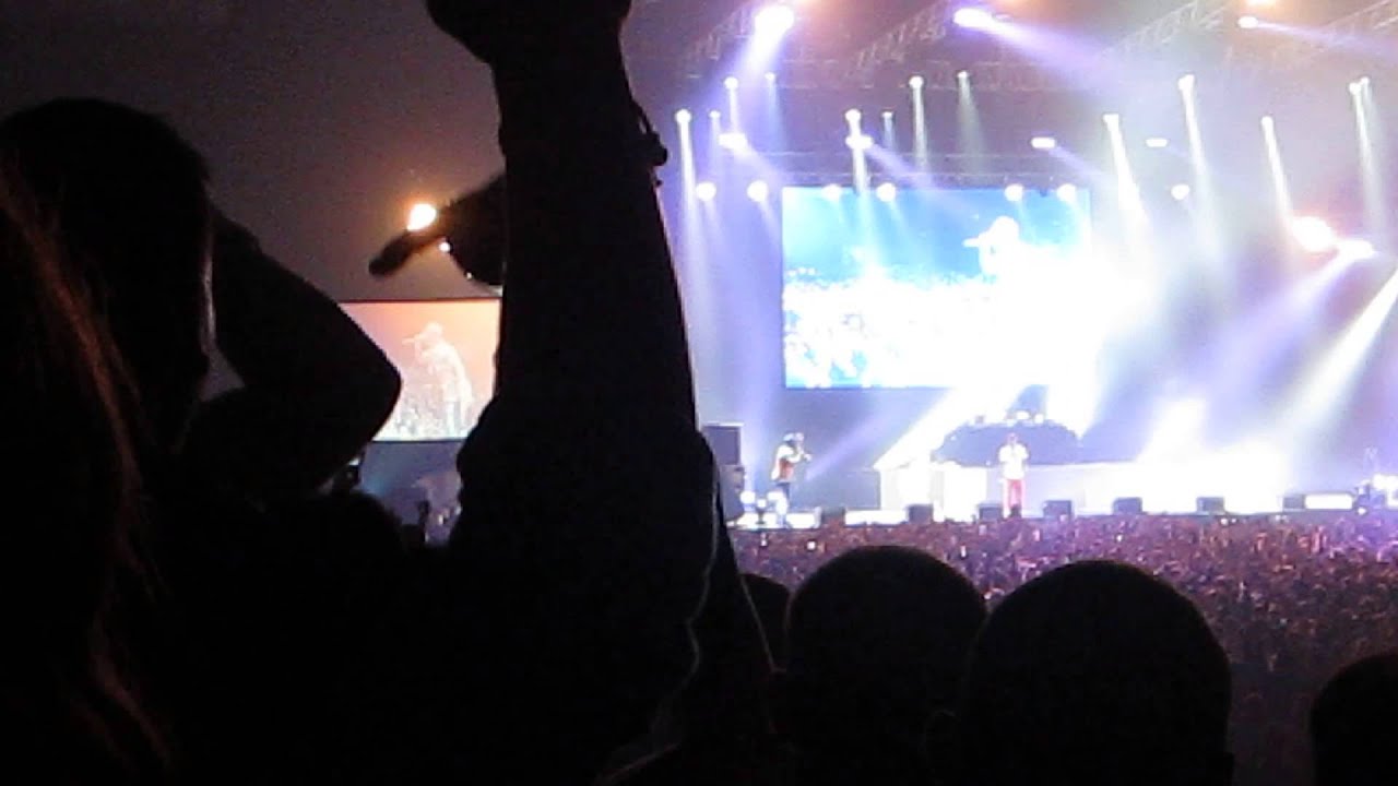 50 cent middle finger salute - YouTube