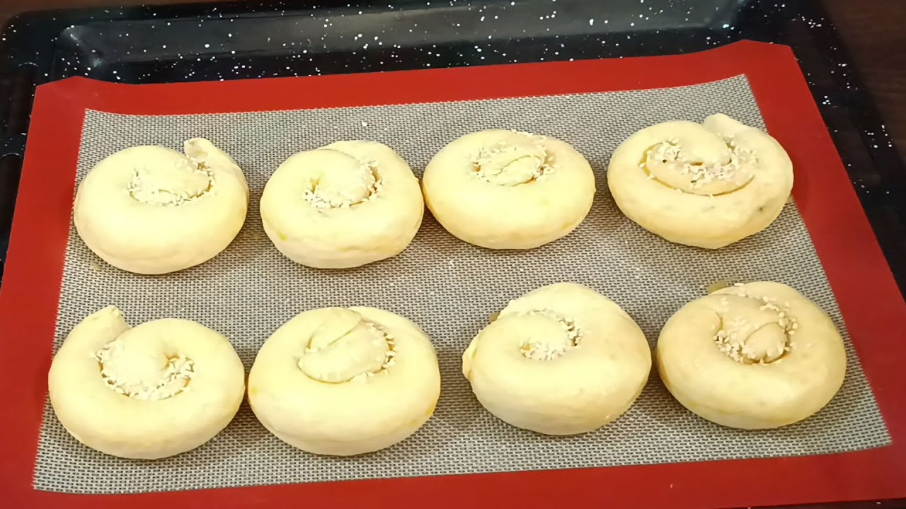 Softest Raisin Buns : Soft and fluffy Raisin Buns, quick and easy to ...