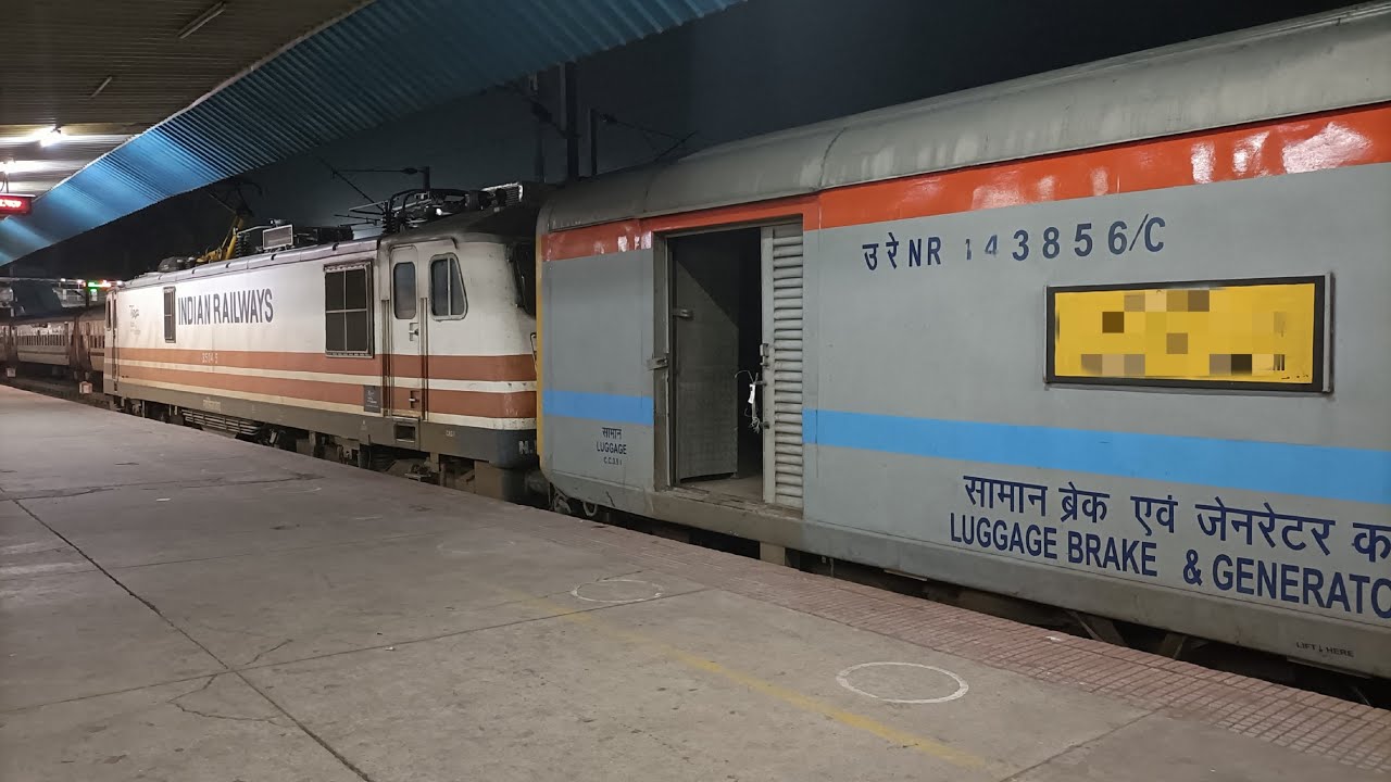 12926 :- Paschim SF Express ( #amritsar - #mumbai ) - YouTube