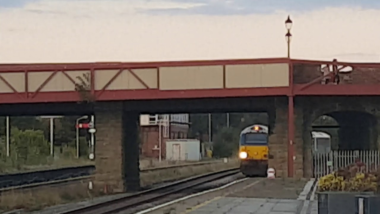W.A.G. Train at Rhyl .... - YouTube