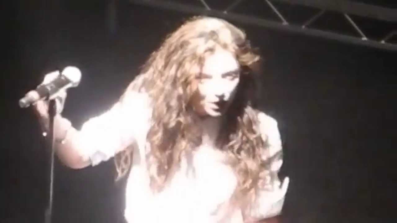 Lorde Performs "Royals" Shepherds Bush 2014 - YouTube