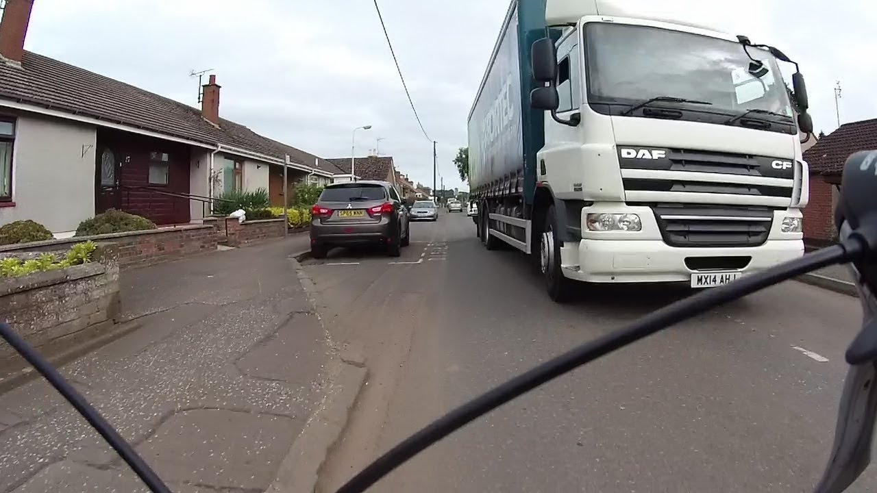 Cyclist's view of Springfield, Fife - YouTube