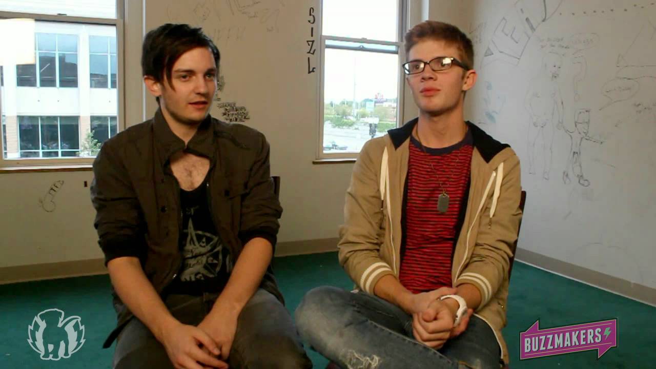 Sam Miller Fanboys Over Brendon Urie - YouTube