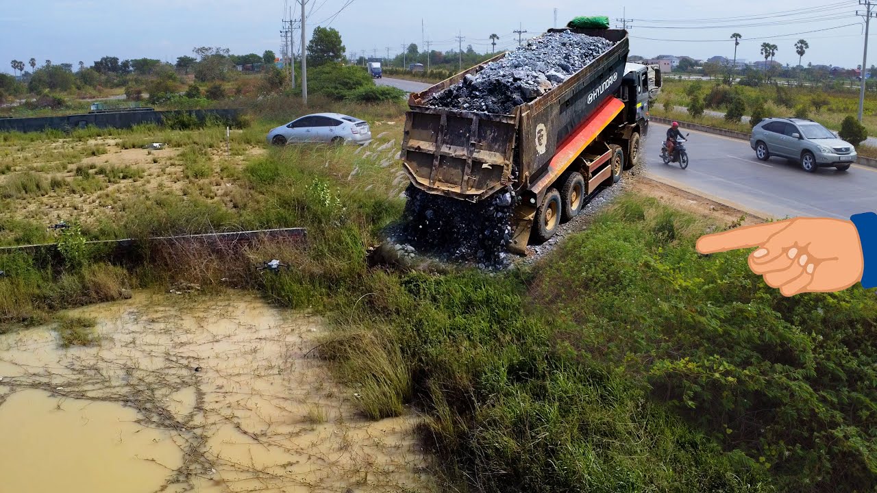 Scary!! Heavy Mega Machinery Landfill Using Dump Truck 25T Upload Sand ...