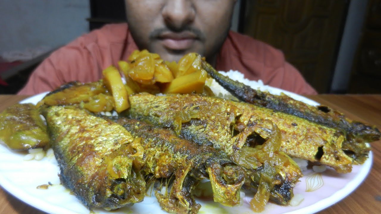 EATING SPICY HILSA FISH VUNA, POTOL VUNA, ALU VUNA FRESH RICE ASMR ...