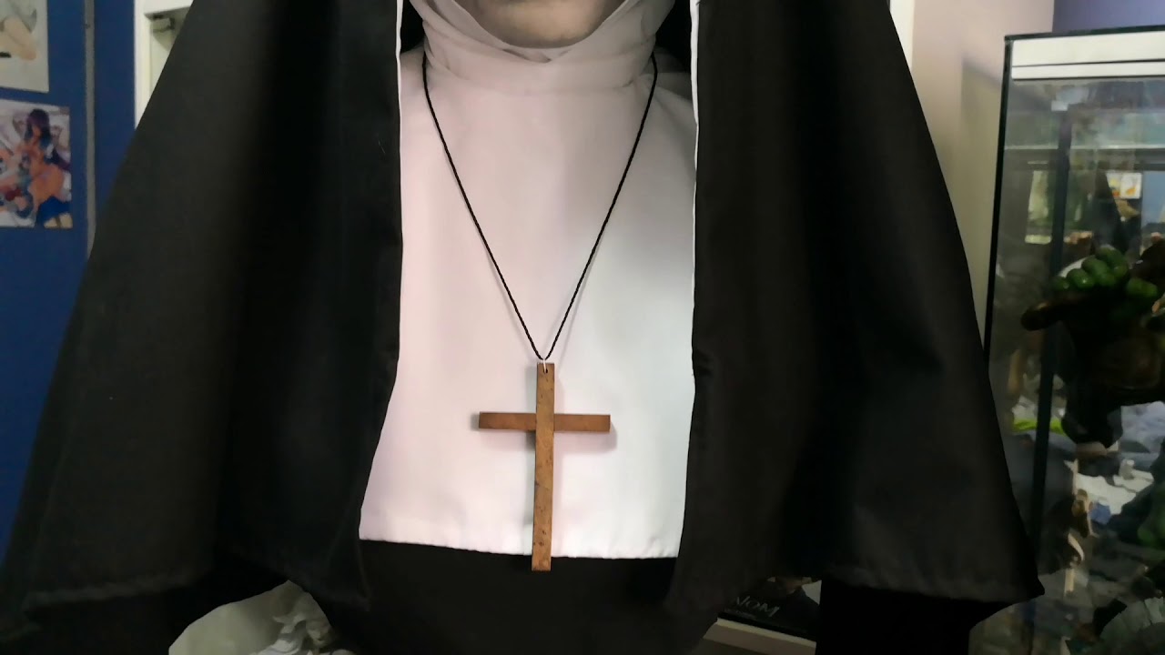 Valak Life Size Bust - YouTube