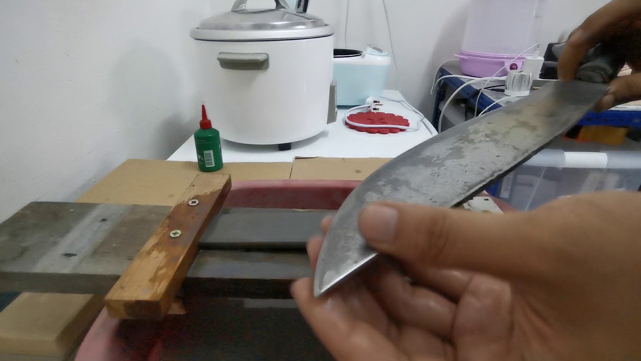 How to sharpen your parang. - YouTube