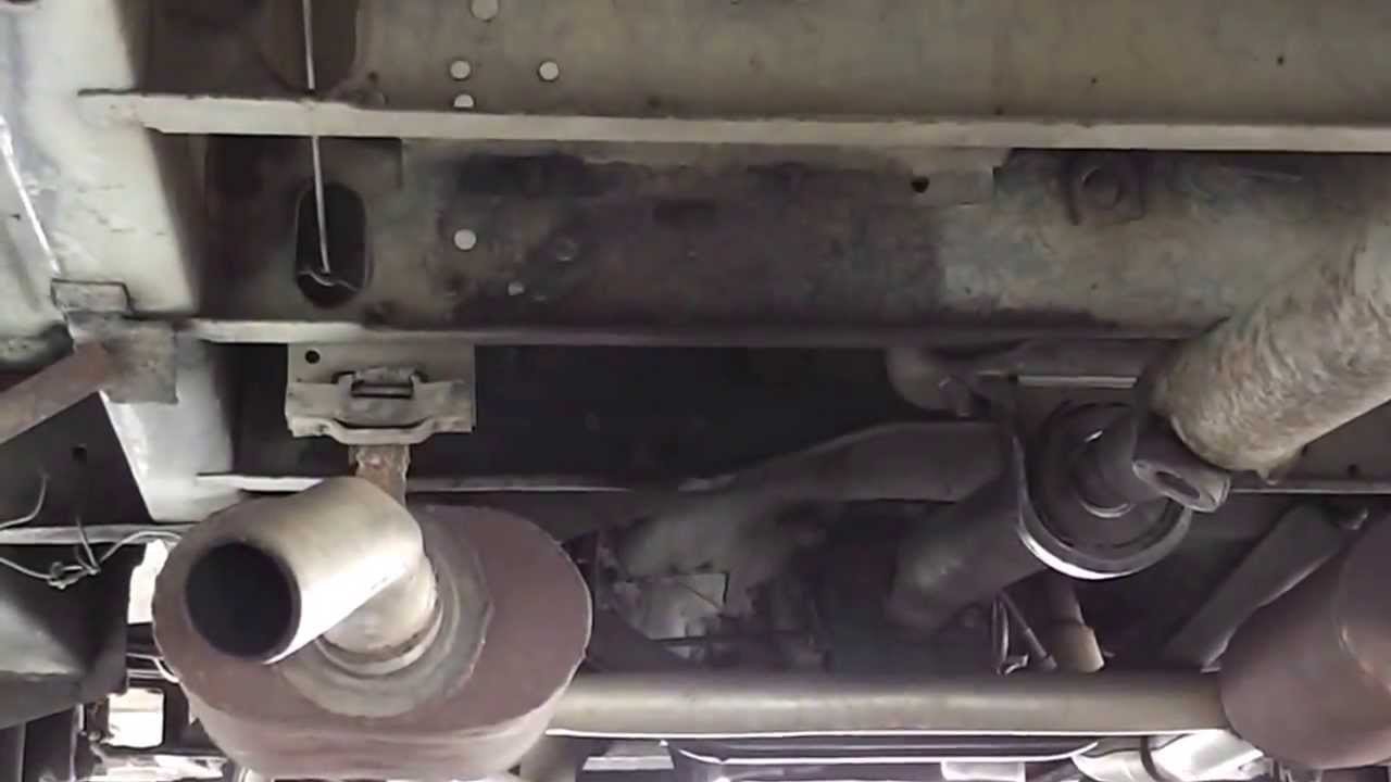 Under van-Chevy G20 - YouTube