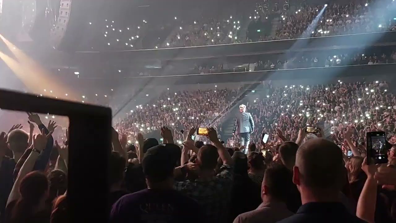 Queen - We Are The Champions Live at Nokia Arena - YouTube