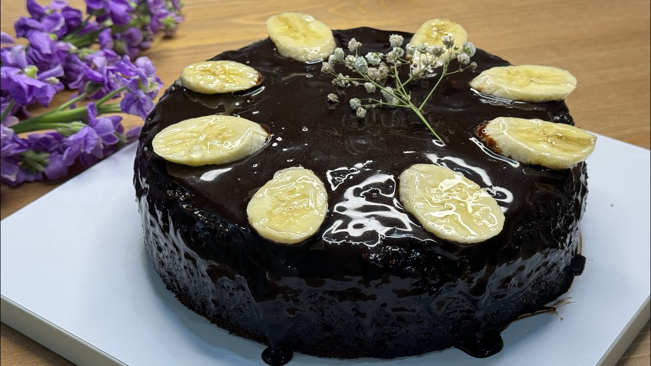The guide for cooking wet chocolate cake: wet chocolate cake has a ...