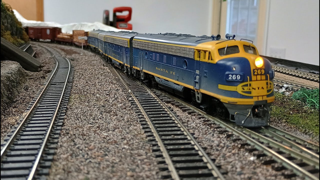 Lonesome Pine Model Railroad Club Running Session in Appalachia, VA on ...