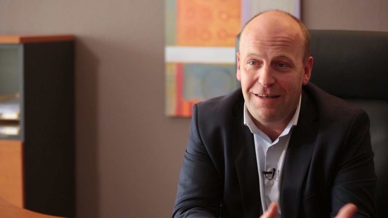 Frédéric Rousseau : courtier de crédit à l'ODPH de Namur et Liège - YouTube