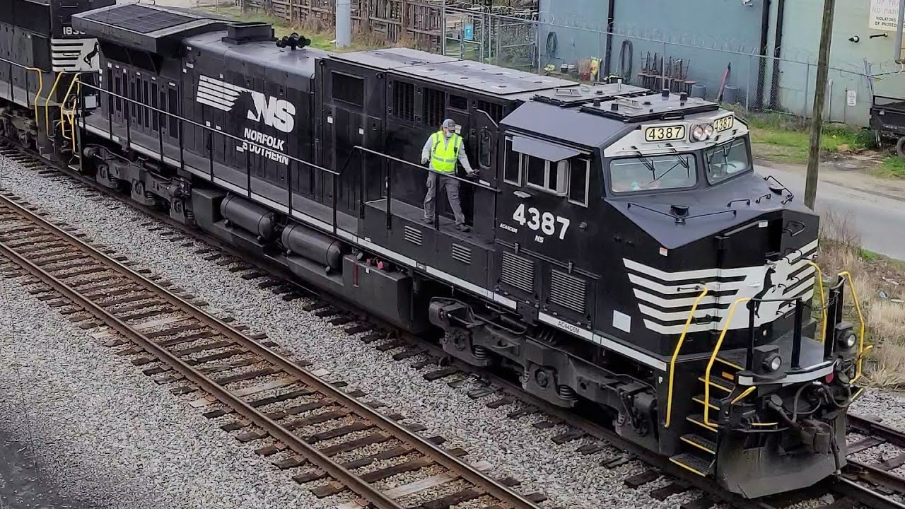 NS 815 and NV87 depart Lambert's Point in Norfolk 2021-03-23 - YouTube