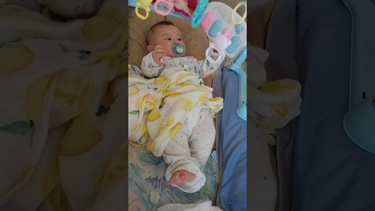 Hyperactive baby # 过度动宝宝 # Bayi yang terlalu aktif - YouTube