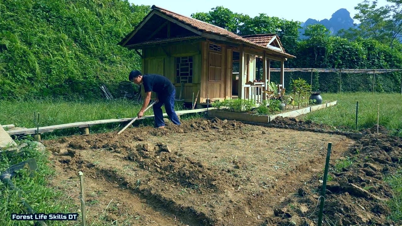 A hard day in the swamp and Big gourds on the old farm - Wilderness ...