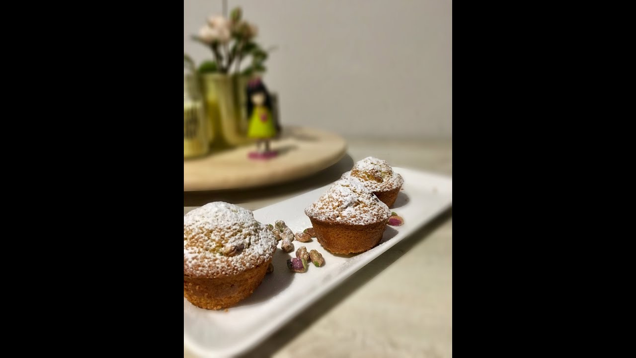 BRIOSE GF CU FISTIC SI NUTELLA - YouTube