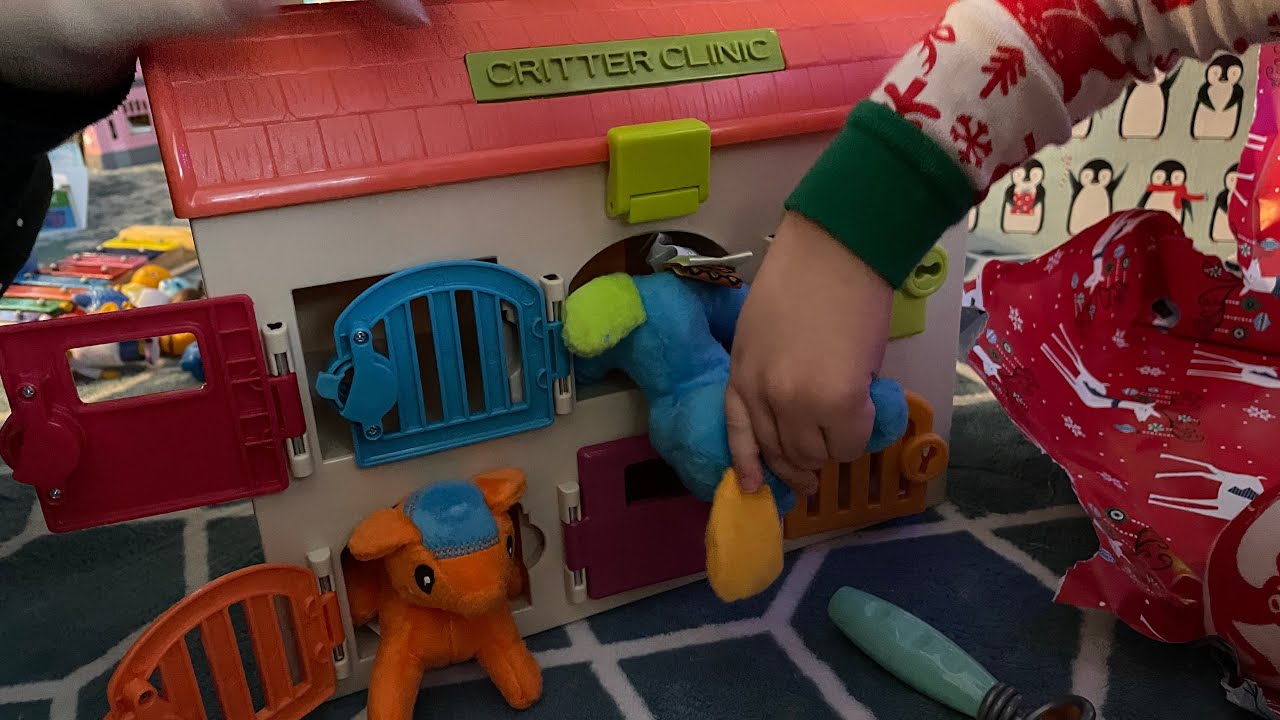 Critter Clinic Toy Vet Play Set - YouTube