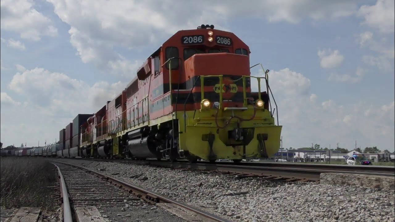 RCPE 2086 on the CF&E at Estry Diamond in Van Wert - YouTube