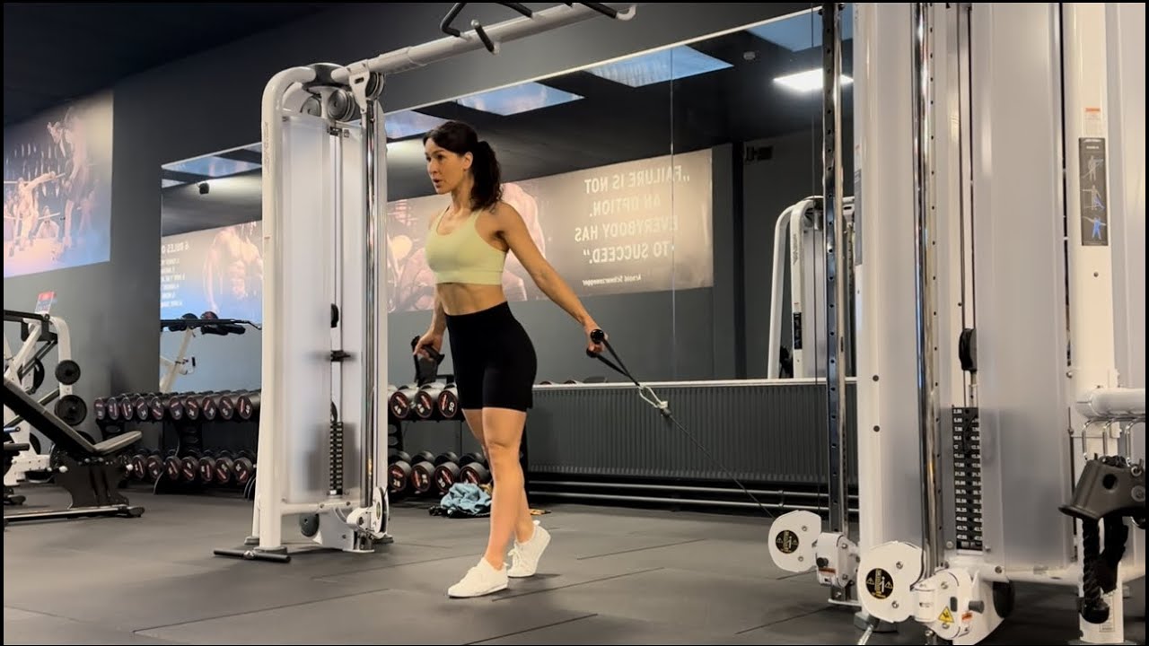 GYM - Cable Flys (low) - YouTube