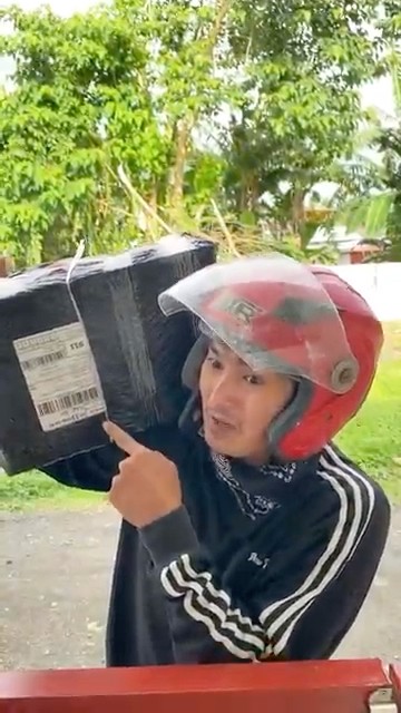 Shopee Delivery #trending #funny #comedyfilms # ...