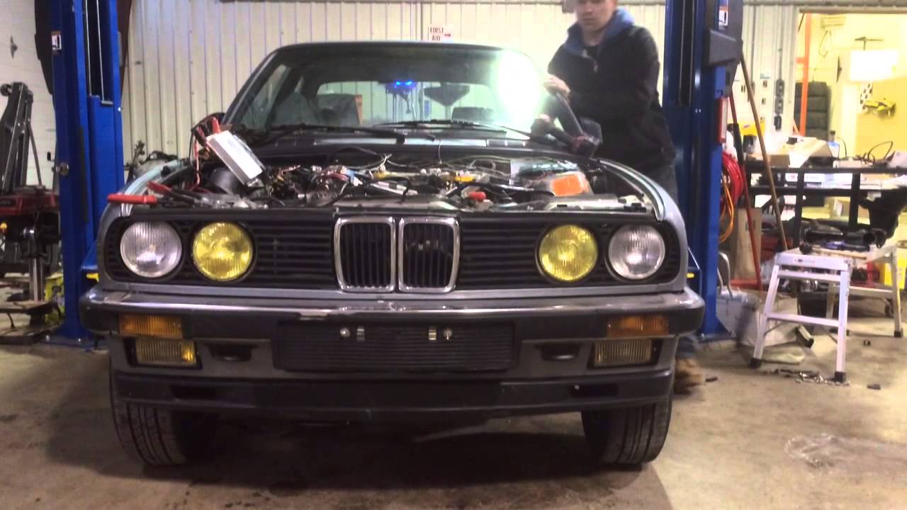 e30 v8 euro m60b30 second start, short run. vacuum leak - YouTube