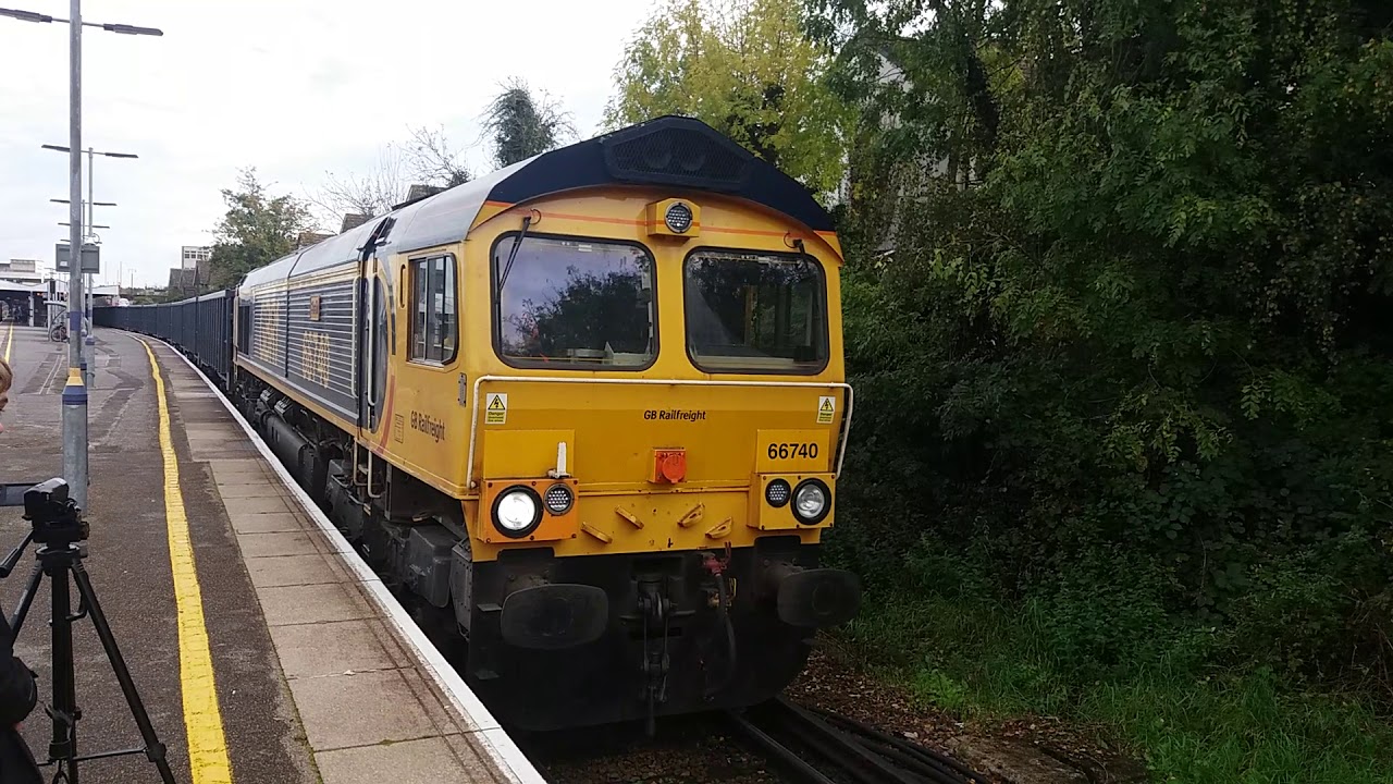 CLASS 66740 GBRF & GYPSUM WAGONS THROUGH TONBRIDGE 29/10/19 - YouTube