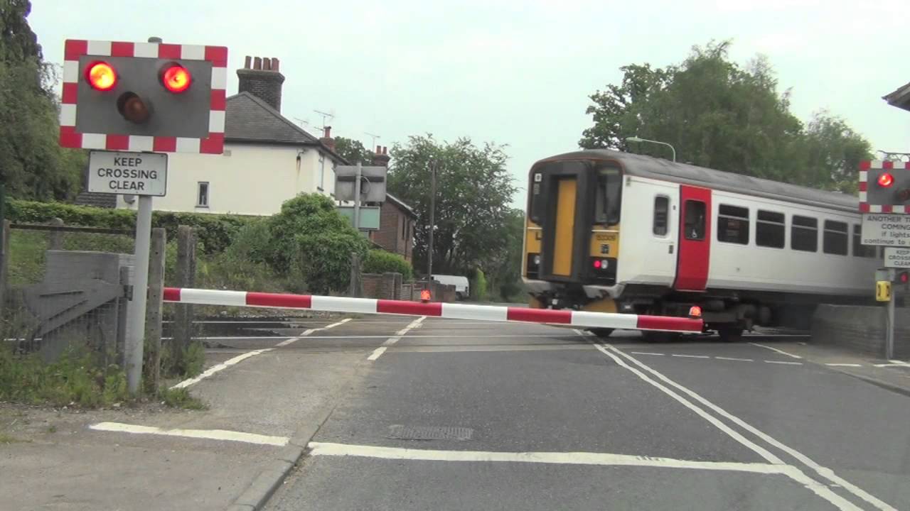 Ipswich Level Crossing - YouTube