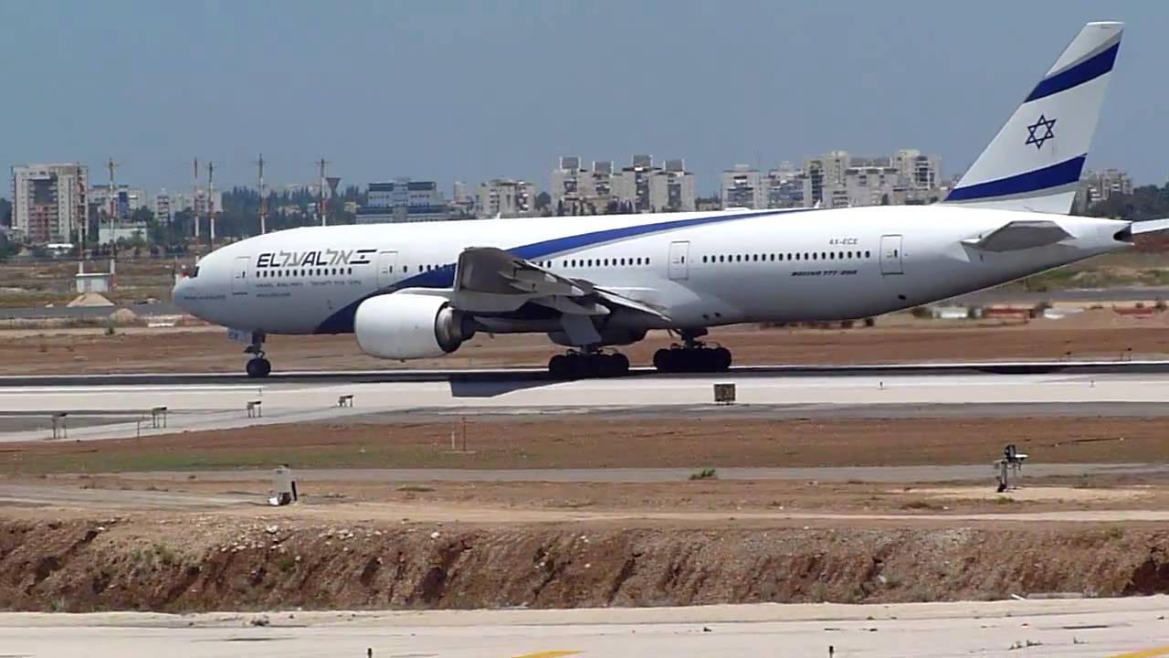 Boeing 777 (EL AL) taking off in the flyover over israel - YouTube